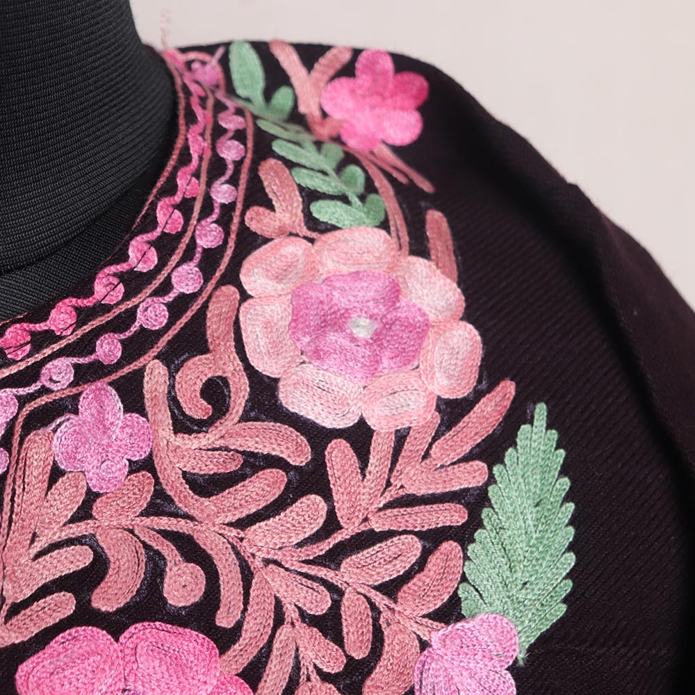 Wine Maahnoor Kashmiri Pheran With Aari Work - Gyawun