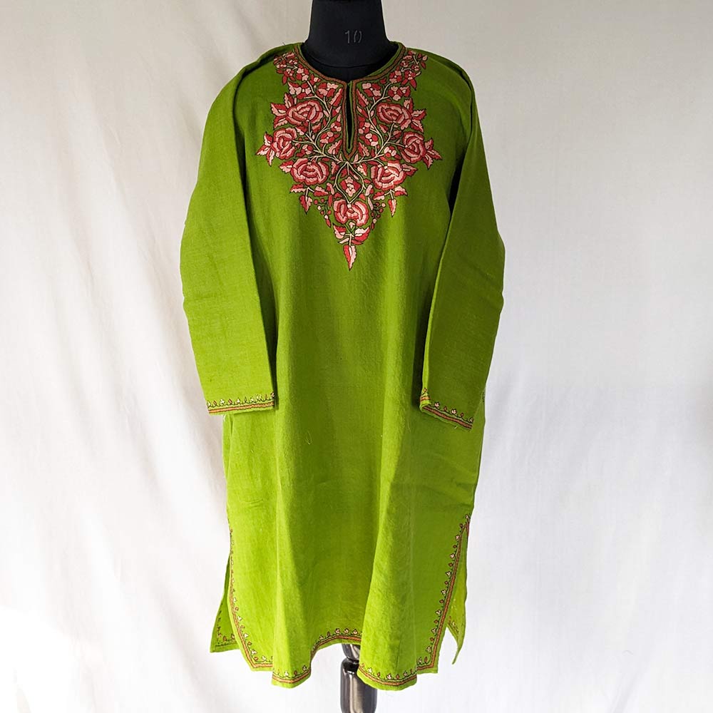 Emerald Embrace: A Green Pure Wool Kashmiri Sozni Paper Mache Pheran ...