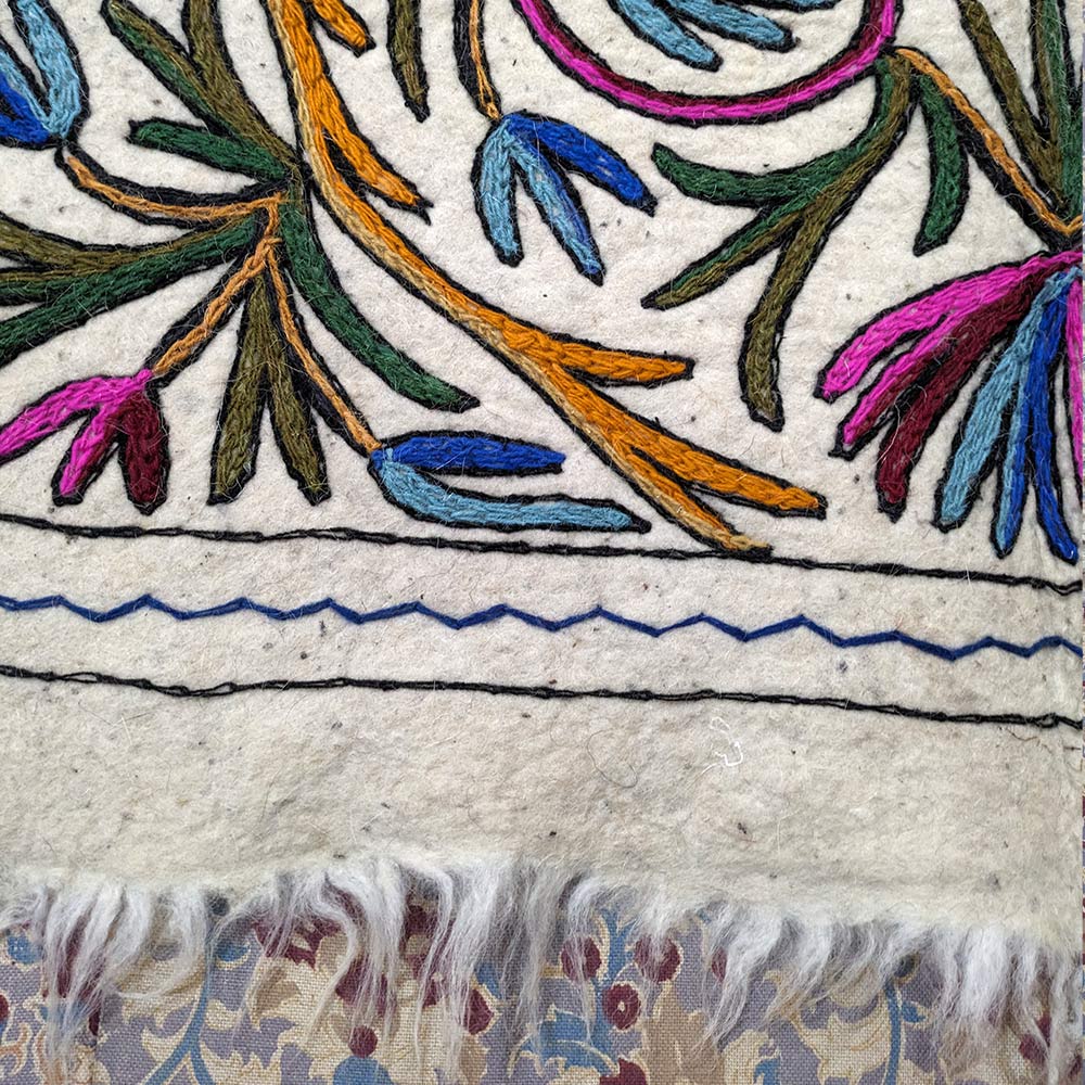 Kimish Namda 6×4Ft Pure Wool Handmade Aari Embroidered - Gyawun