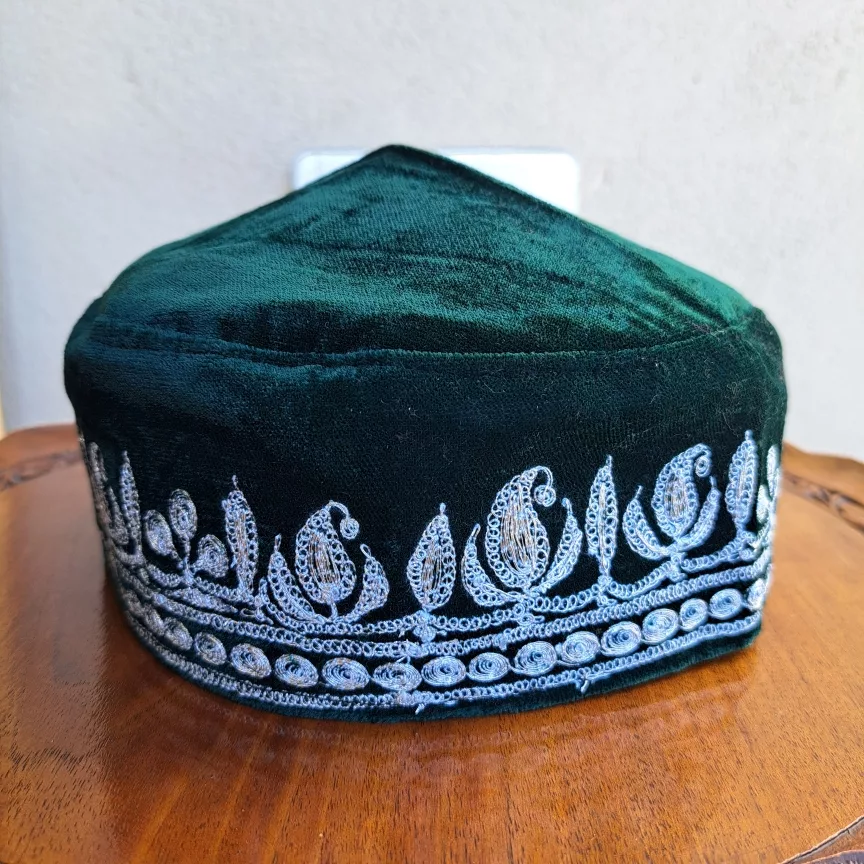 Dark Green Silver Badam Tilla Velvet Cap - Gyawun