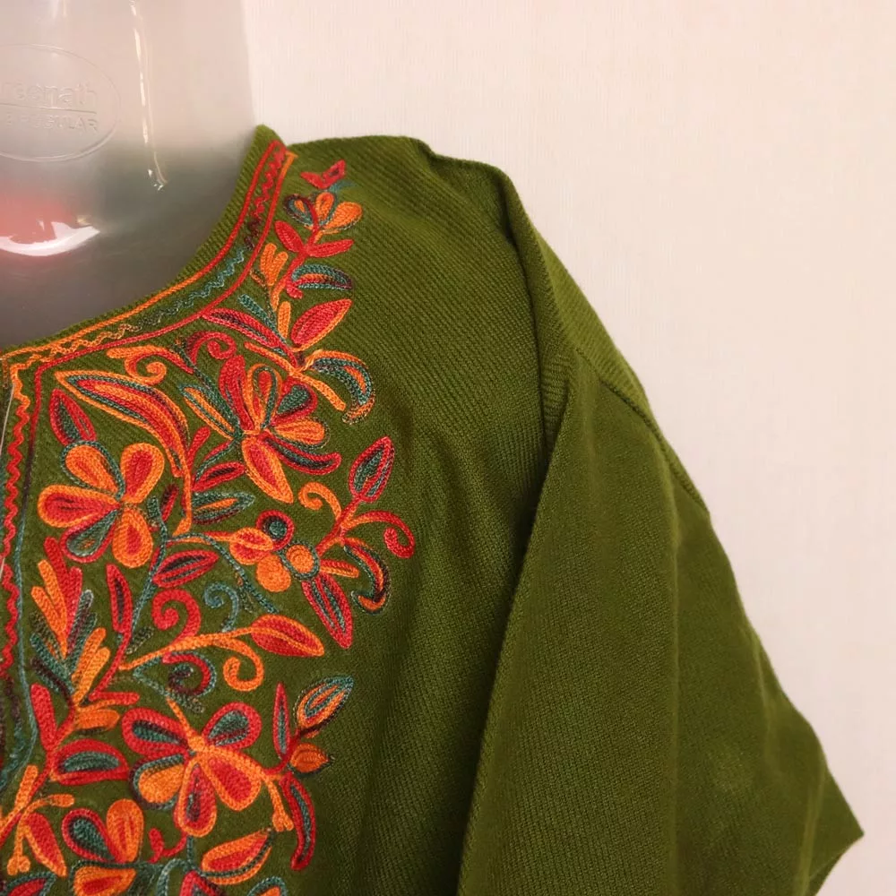 Kids Kashmiri Girls Sabzar Pheran With Floral Aari Embroidery (4-5 Y ...
