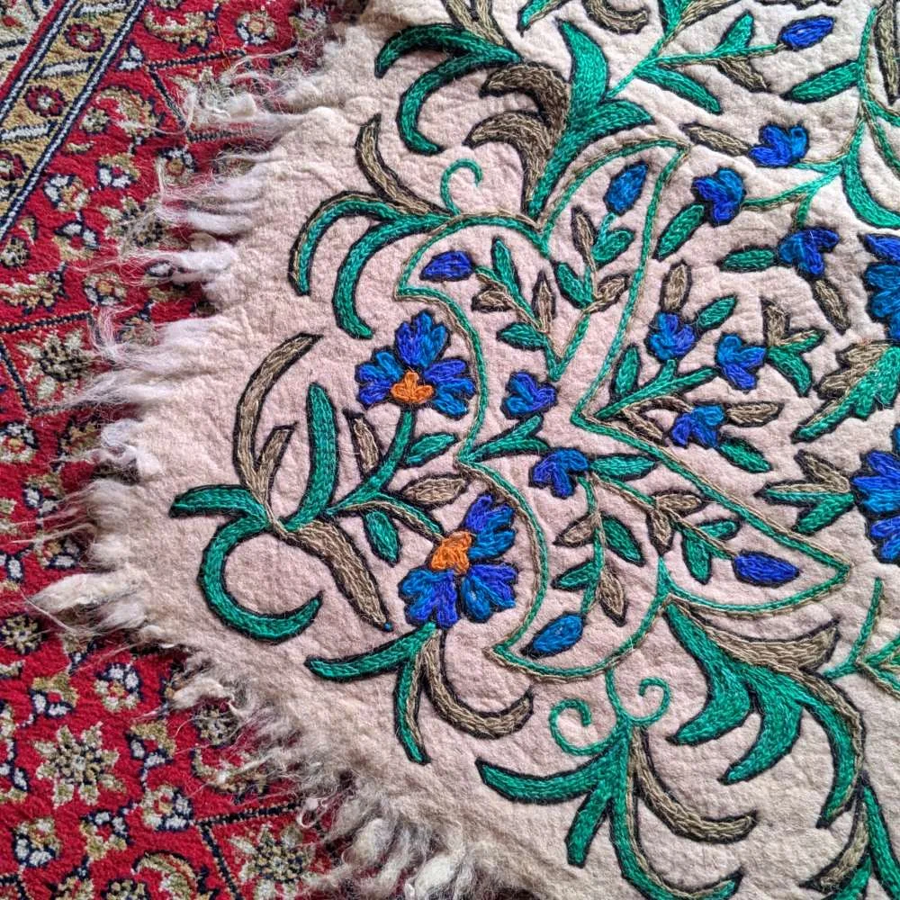 Traditional Handcrafted Namda Featuring Artistic Patterns ( 6x 4 ft ...