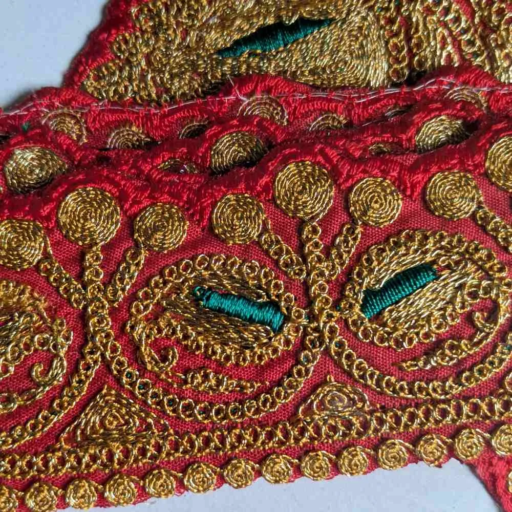 Jhelum Red and Golden Tilla Patch With Border Lace 3m - Gyawun