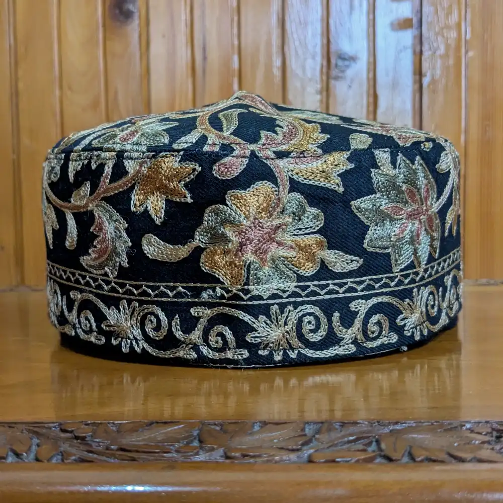 Peerzada Ghulam Rasool Toosha Black Cap with Aari Work - Gyawun