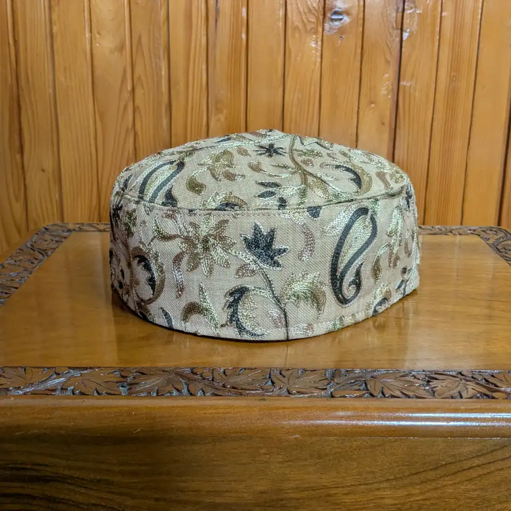 Shalimar Bagh Toosha Cap with Aari Embroidery - Gyawun