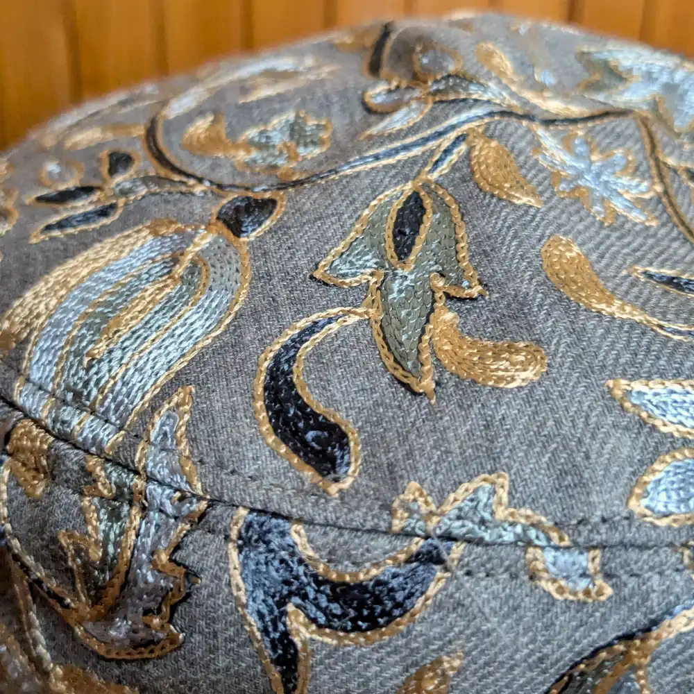 Harwan Toosha Aari Embroidered Cap - Gyawun