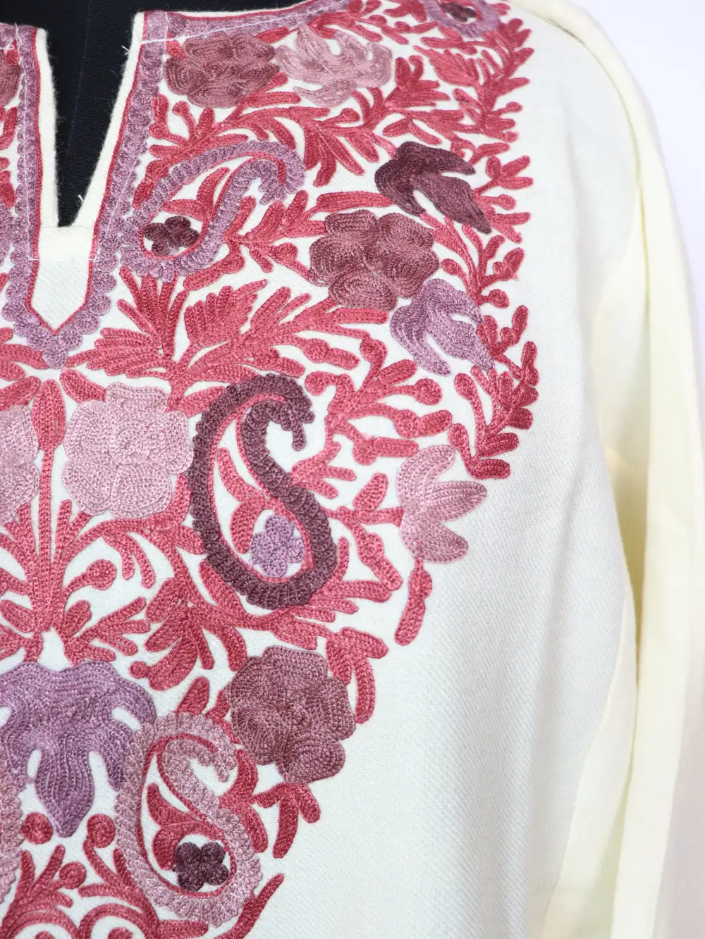 Junoon White Cashmilon Wool Pheran with Aari Embroidery - Gyawun