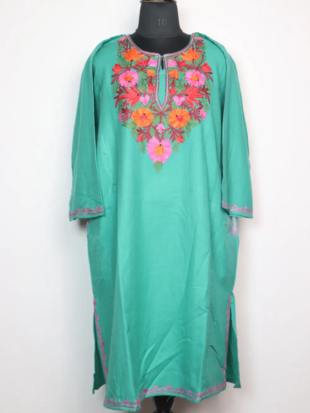 Verinag Sea Green Cashmilon Wool Pheran with Aari Embroidery - Gyawun