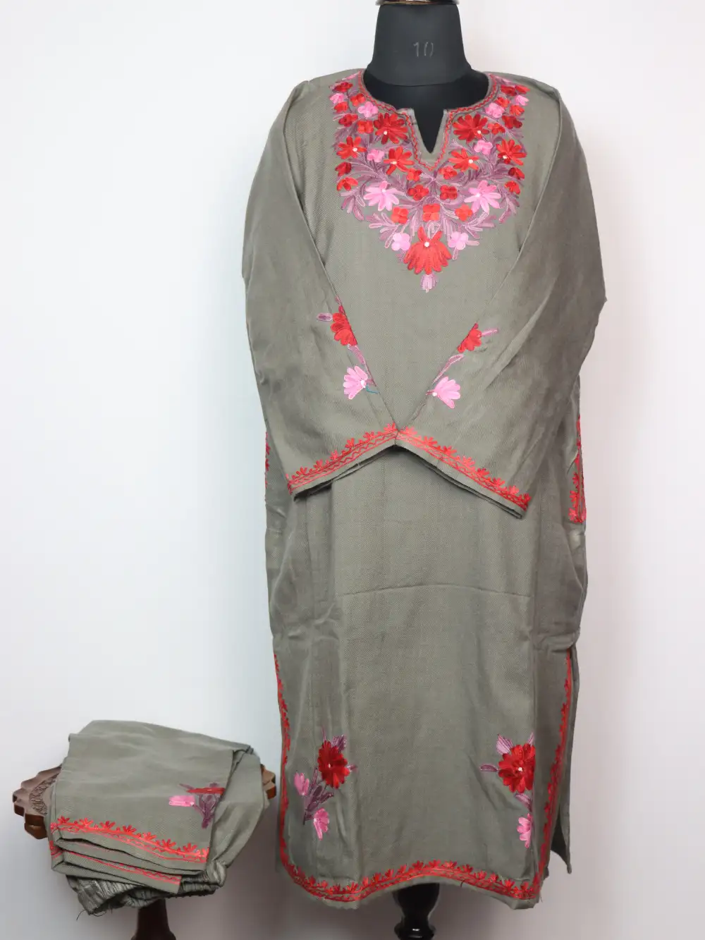 Gulnar Ash Grey 2pc Pheran Set with Aari Work in Cashmilon Wool - Gyawun