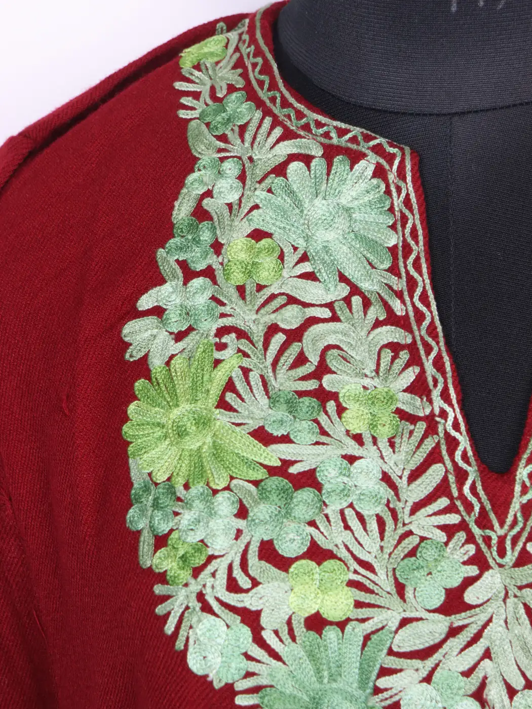 Maroon Cashmilon Wool Pheran With Shalimar Aari Embroidery - Gyawun