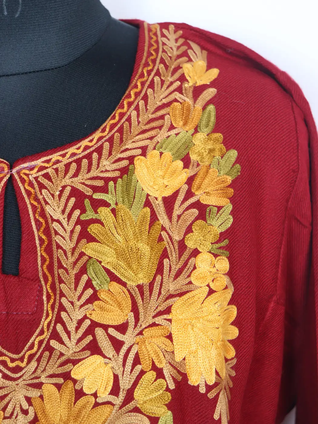 Cashmilon Wool Maroon Pheran With Shalimar Aari Embroidery - Gyawun