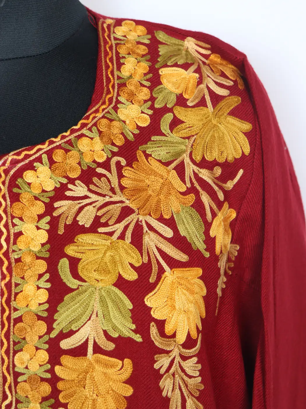 Maroon Harwan Cashmilon Wool Pheran With Aari Embroidery - Gyawun
