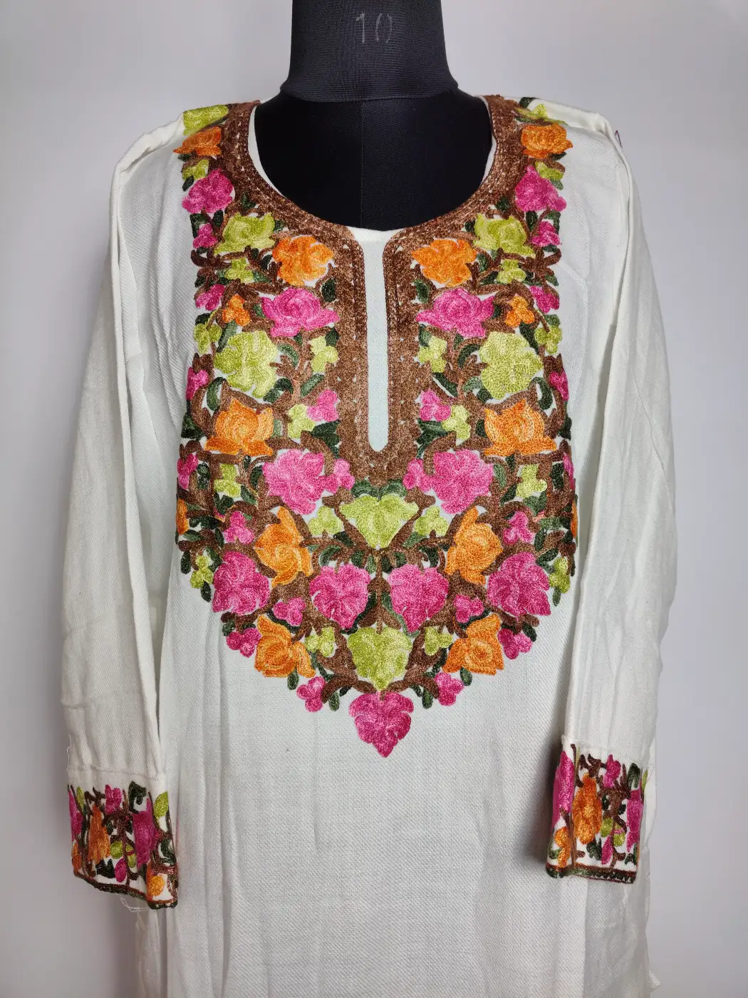 Cashmilon Wool White Pheran Dustoor With Aari Embroidery - Gyawun