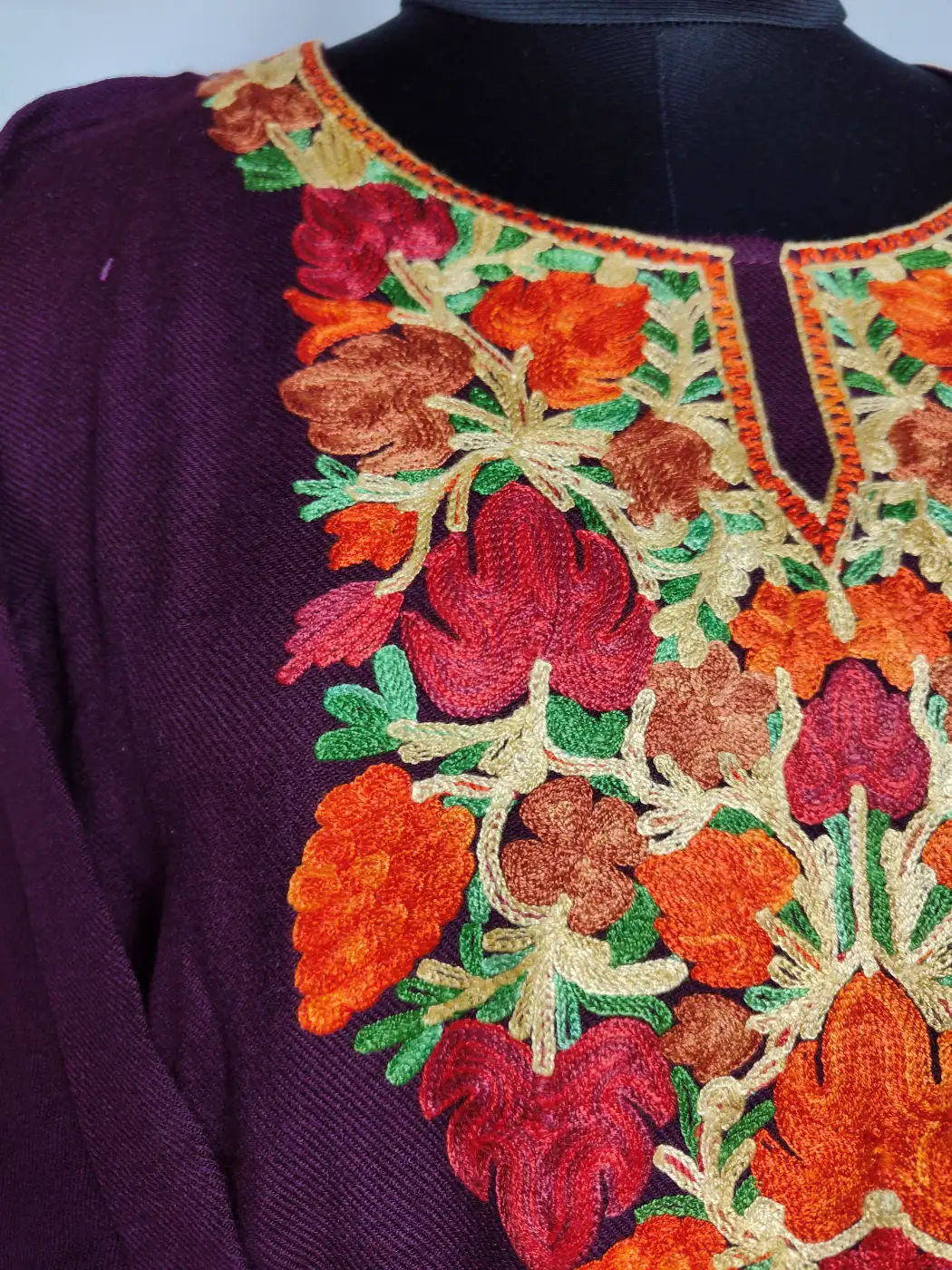 Wine Cashmilon Wool Pheran Wadiya With Aari Embroidery - Gyawun