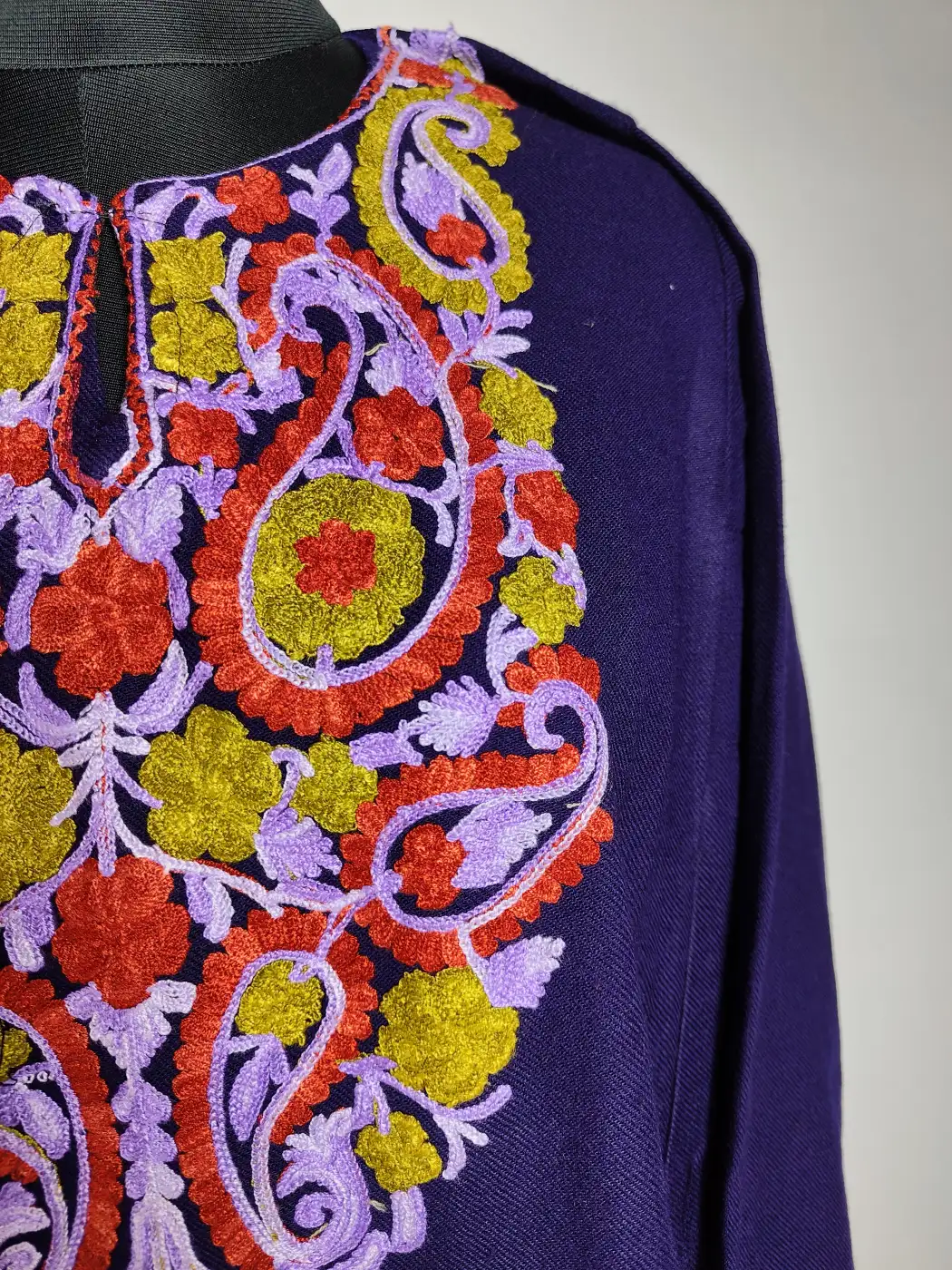 Shaam Blue Cashmilon Wool Pheran With Aari Embroidery - Gyawun