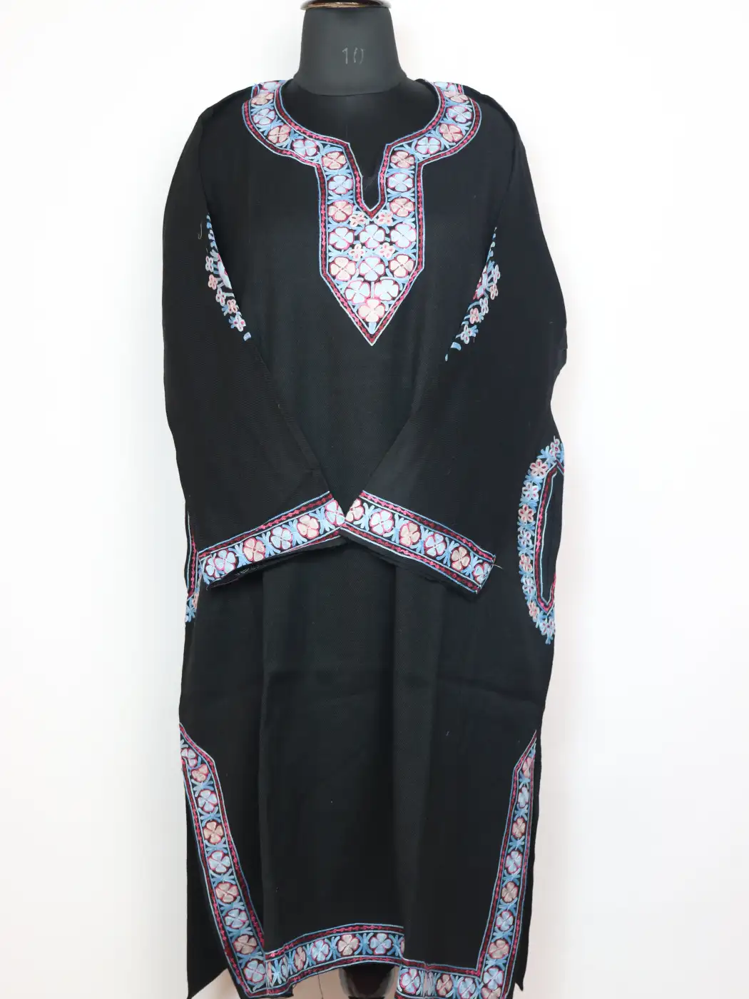 Black Husn Pheran in Cashmilon Wool With Sleeve and Daman Aari ...